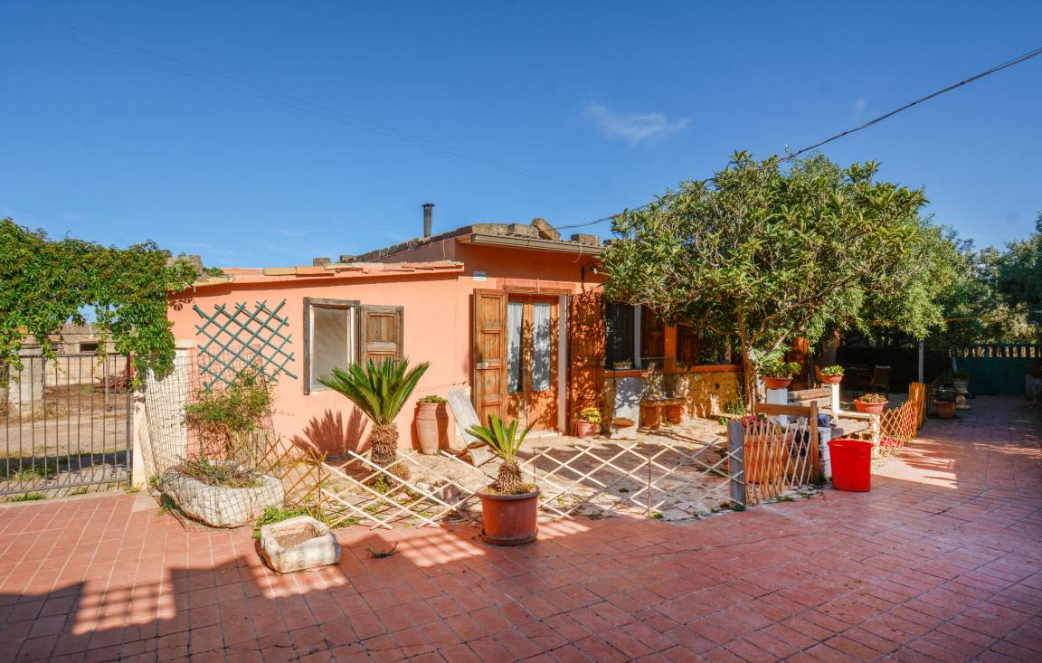 78 M² House ∙ 2 Bedrooms ∙ 6 Guests - Vittoria