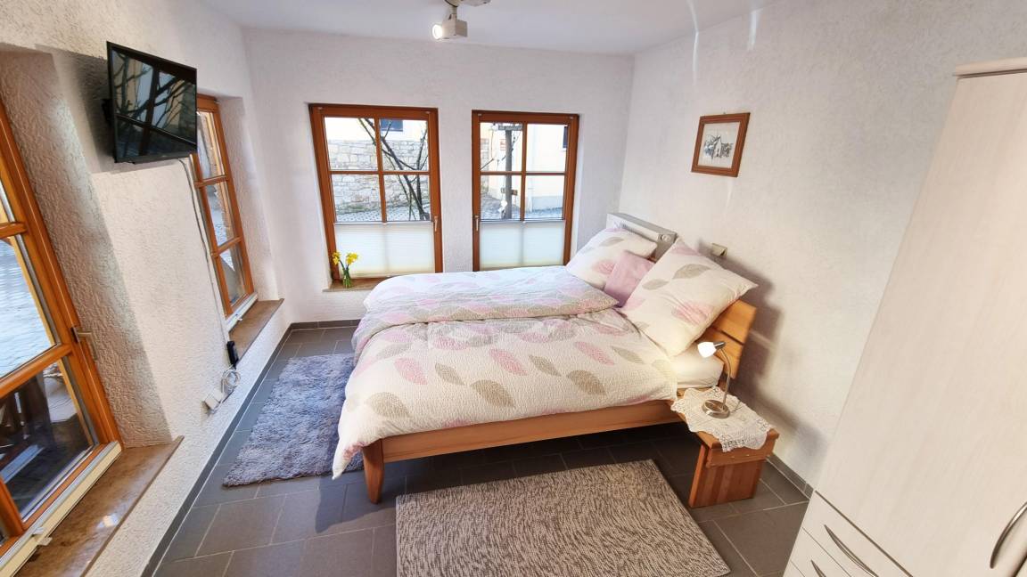 45 M² Ferienwohnung ∙ 1 Schlafzimmer ∙ 2 Gäste - Meisenheim