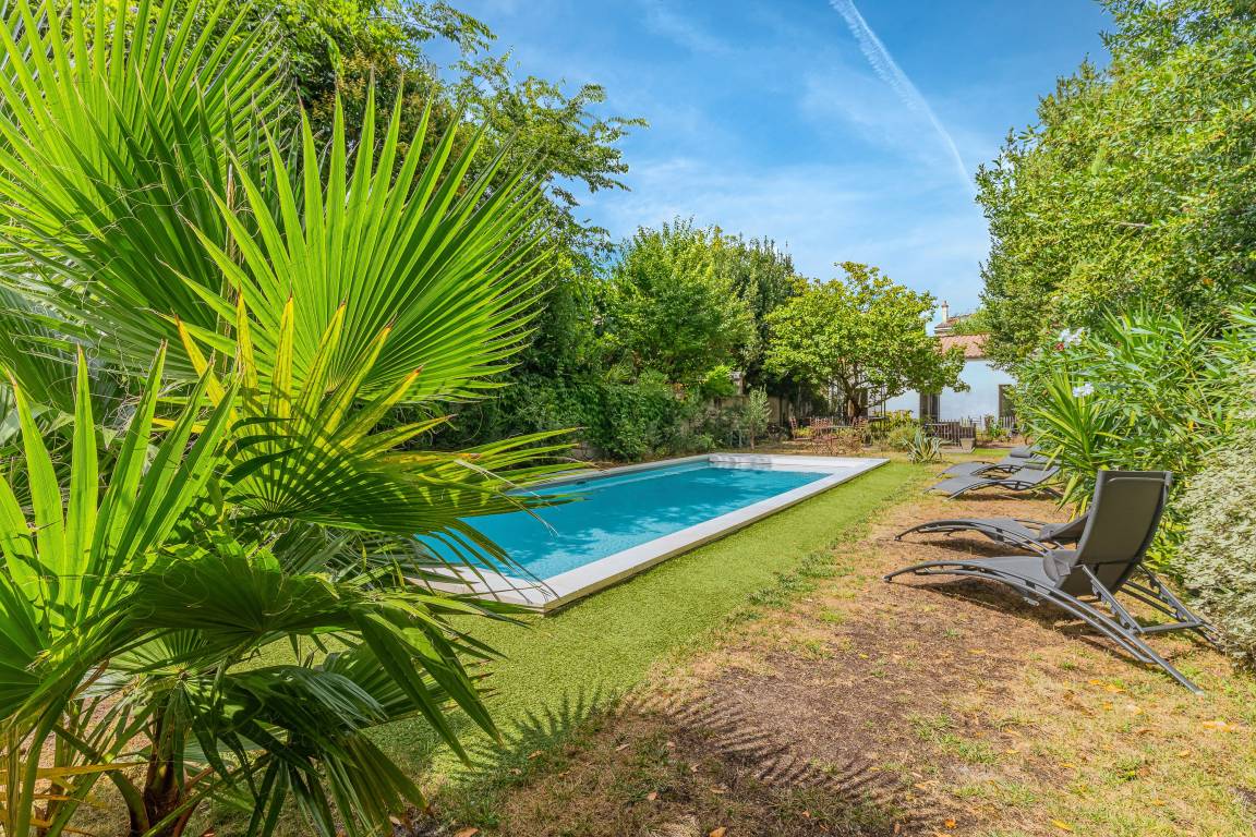 240 M² Maison De Vacances ∙ 4 Chambres ∙ 8 Personnes - Blanquefort