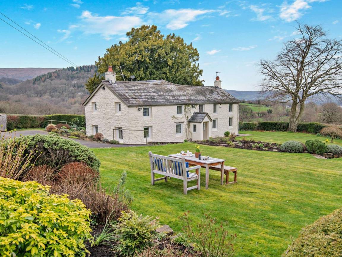 Cottage ∙ 3 Bedrooms ∙ 6 Guests - Abergavenny