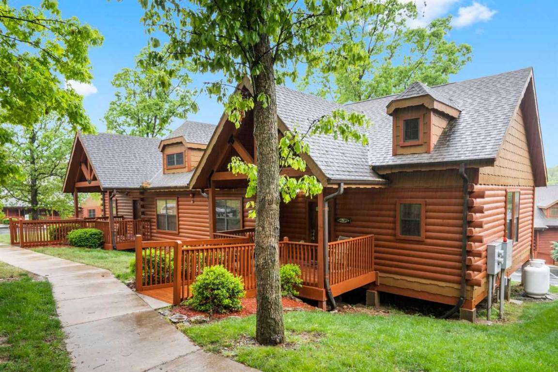 Cabin ∙ 2 Bedrooms ∙ 6 Guests - Branson, MO