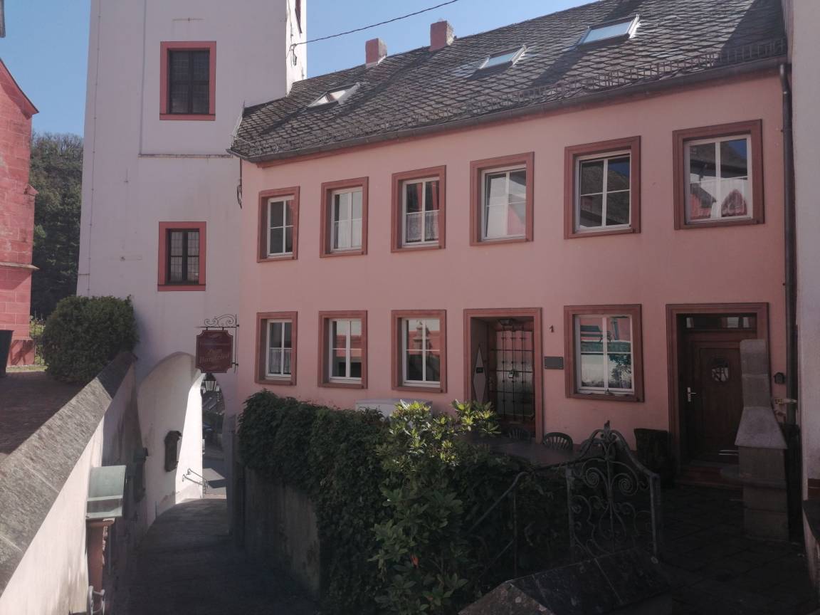 220 M² Ferienhaus ∙ 10 Schlafzimmer ∙ 22 Gäste - Vianden