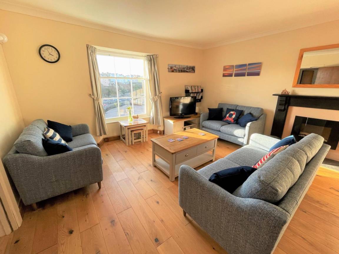 Apartment ∙ 3 Bedrooms ∙ 6 Guests - Tenby