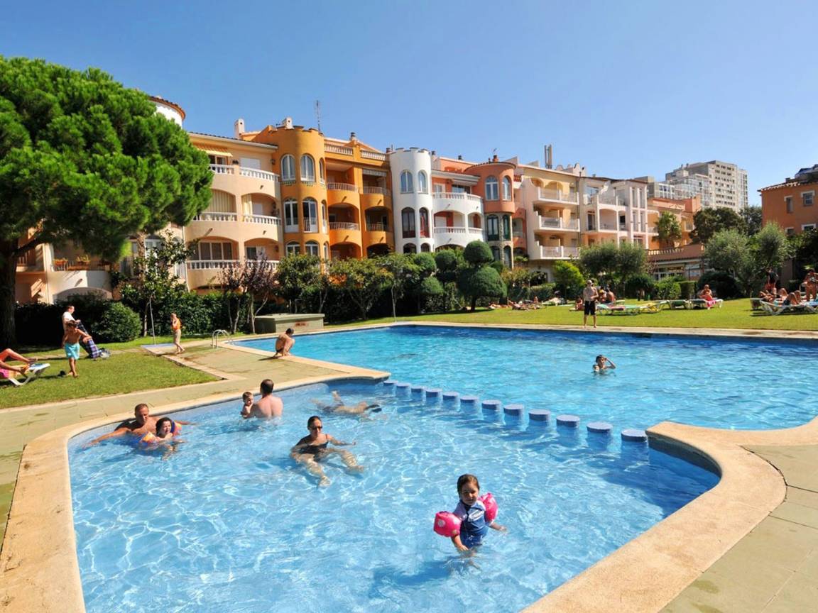 60 M² Apartment ∙ 3 Bedrooms ∙ 6 Guests - Empuriabrava