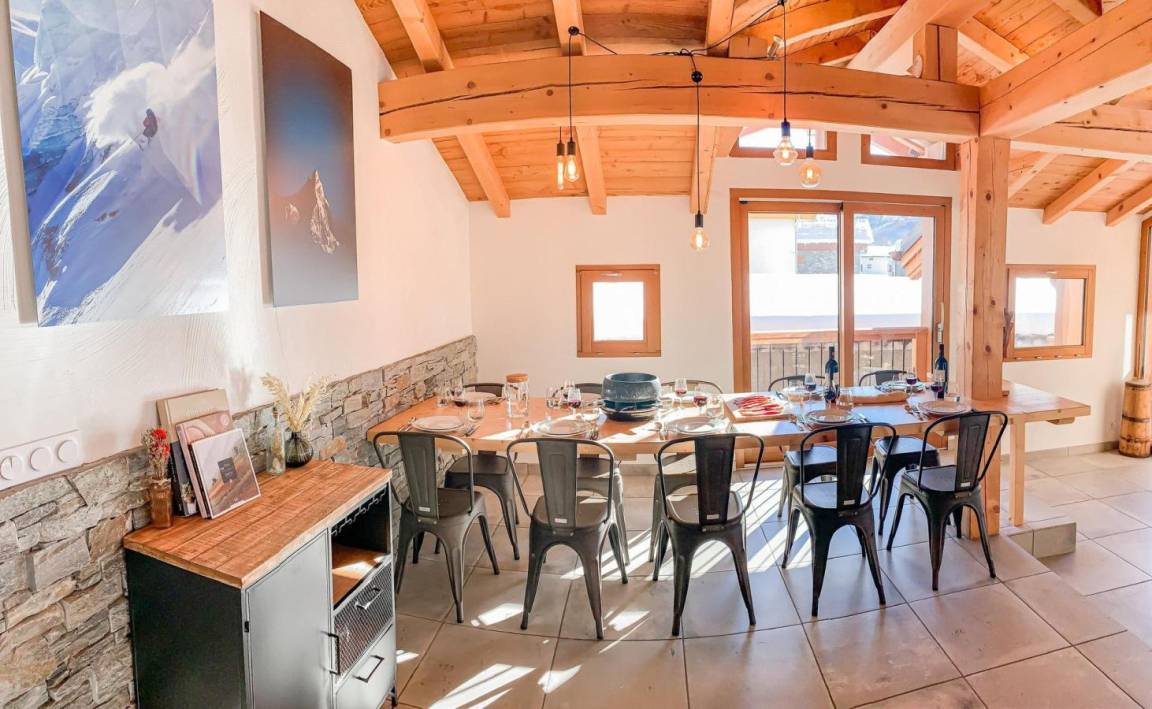 200 M² Chalet ∙ 4 Bedrooms ∙ 10 Guests - Val Thorens
