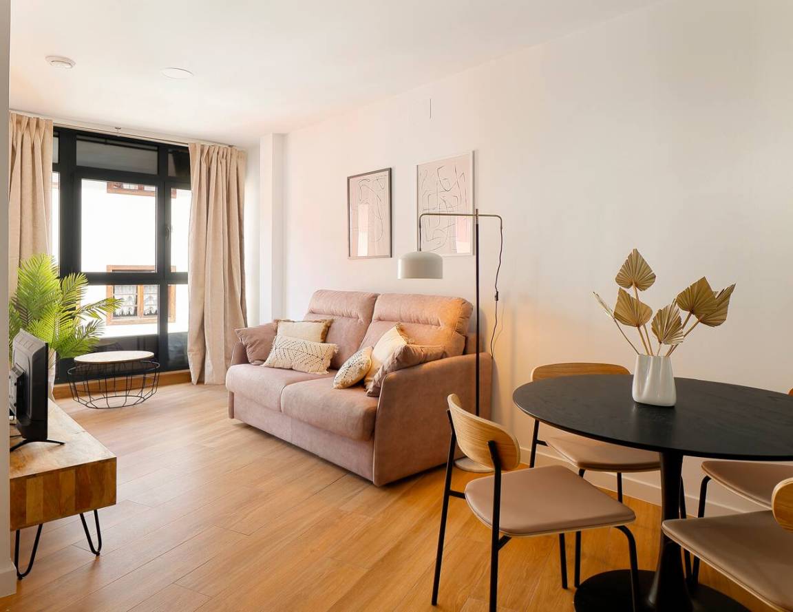 52 M² Apartamento ∙ 1 Habitación ∙ 4 Huéspedes - Oviedo