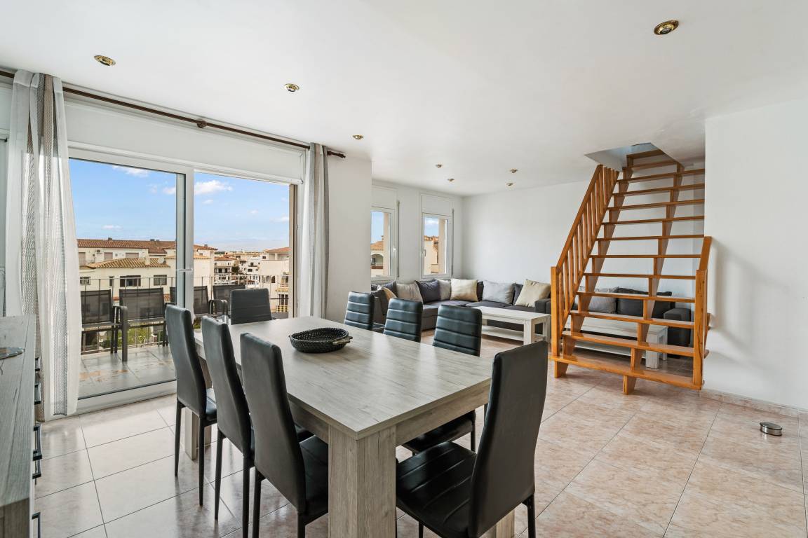 106 M² Appartement ∙ 4 Chambres ∙ 8 Personnes - Empuriabrava