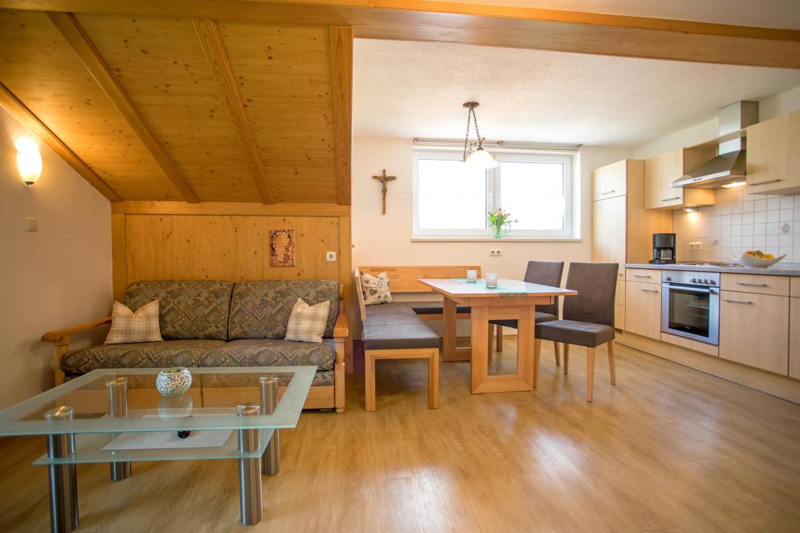 55 M² Ferienwohnung ∙ 1 Schlafzimmer ∙ 2 Gäste - Hopferau