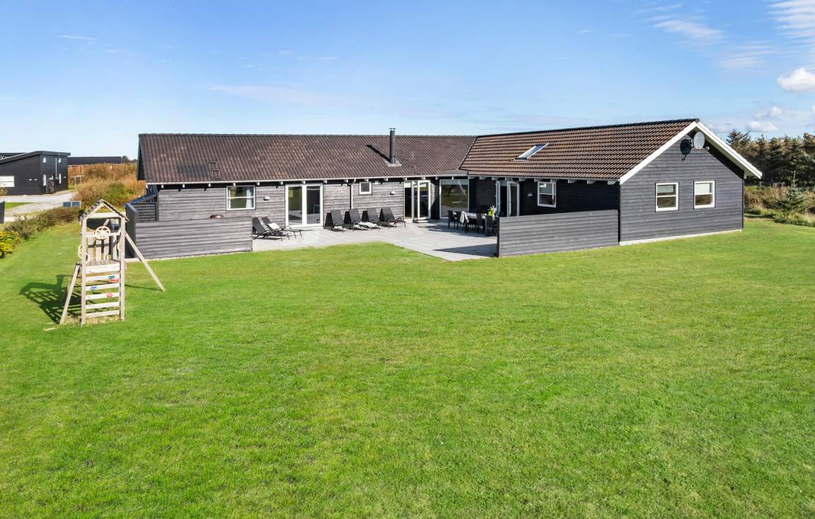 250 M² Ferienhaus ∙ 6 Schlafzimmer ∙ 16 Gäste - Løkken