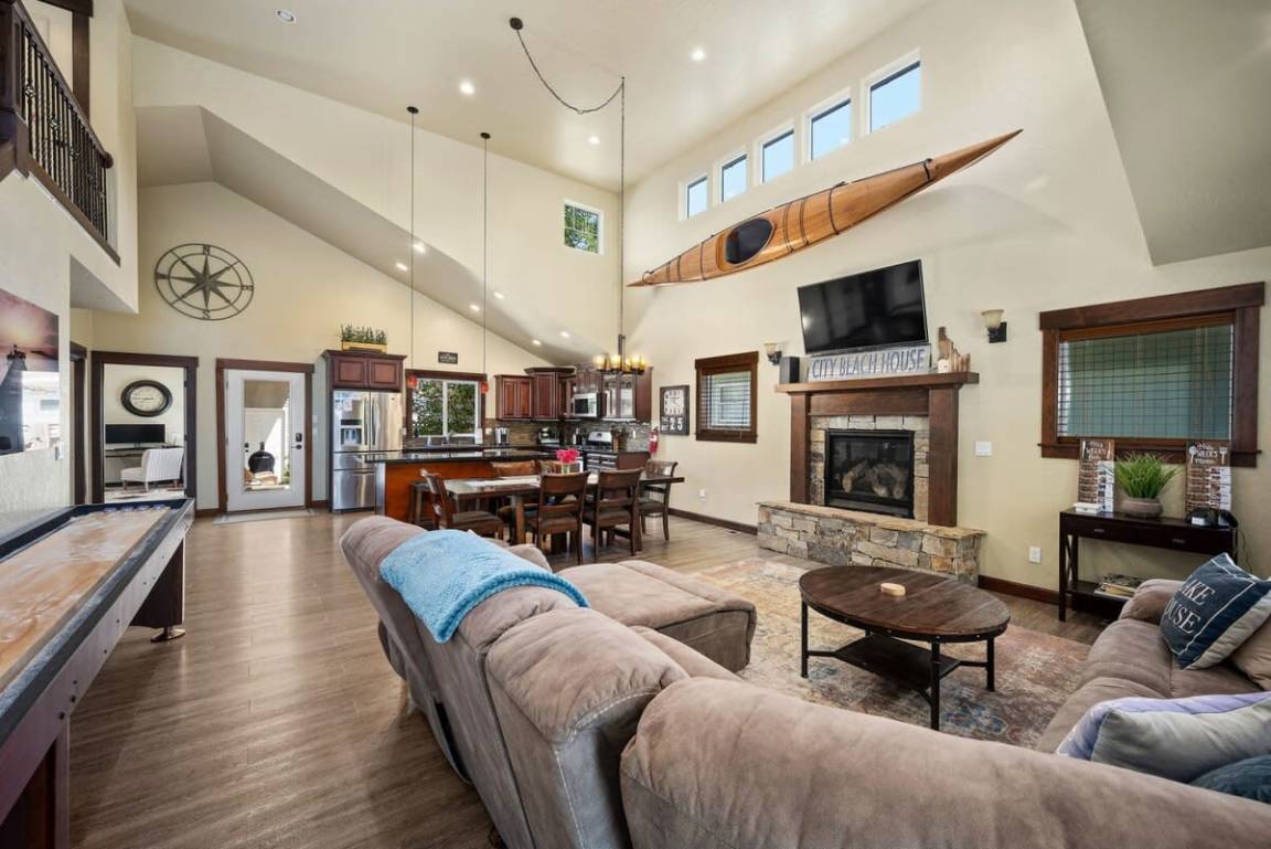 204 M² House ∙ 5 Bedrooms ∙ 12 Guests - Coeur d'Alene, ID