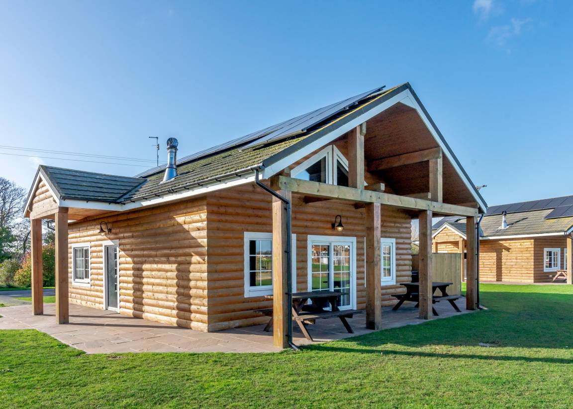 Chalet ∙ 4 Bedrooms ∙ 8 Guests - Hornsea