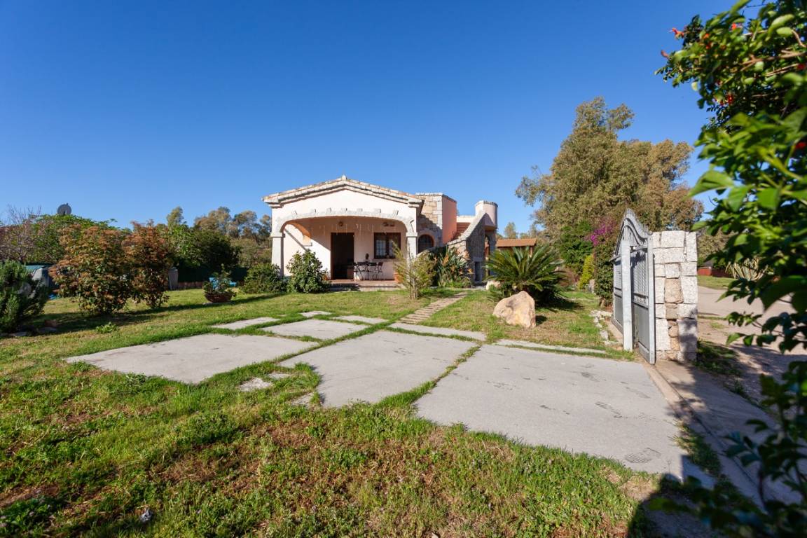 100 M² Villa ∙ 2 Bedrooms ∙ 4 Guests - San Teodoro, Sicily