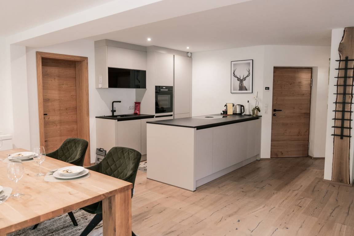 79 M² Apartment ∙ 2 Bedrooms ∙ 4 Guests - Seefeld