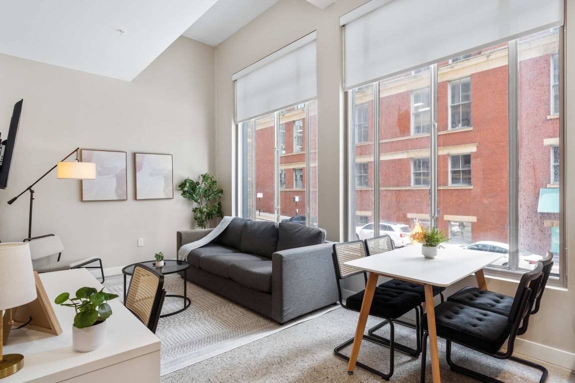 Apartment ∙ 2 Bedrooms ∙ 4 Guests - Covington, KY