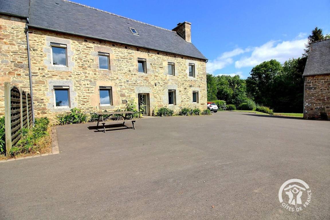115 M² Gîte ∙ 4 Chambres ∙ 7 Personnes - Guingamp