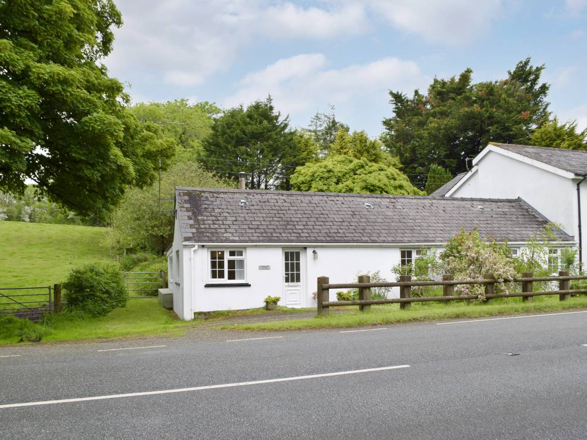 Cottage ∙ 2 Bedrooms ∙ 4 Guests - Narberth