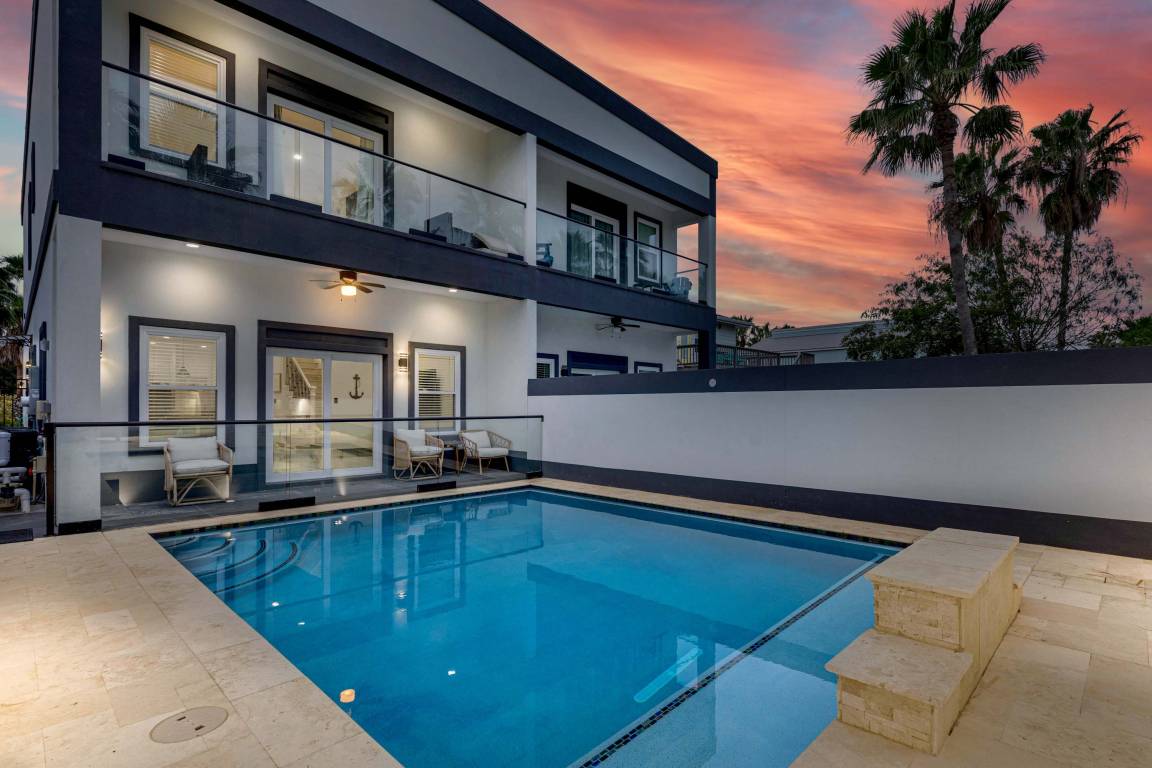 223 M² House ∙ 4 Bedrooms ∙ 12 Guests - South Padre Island, TX