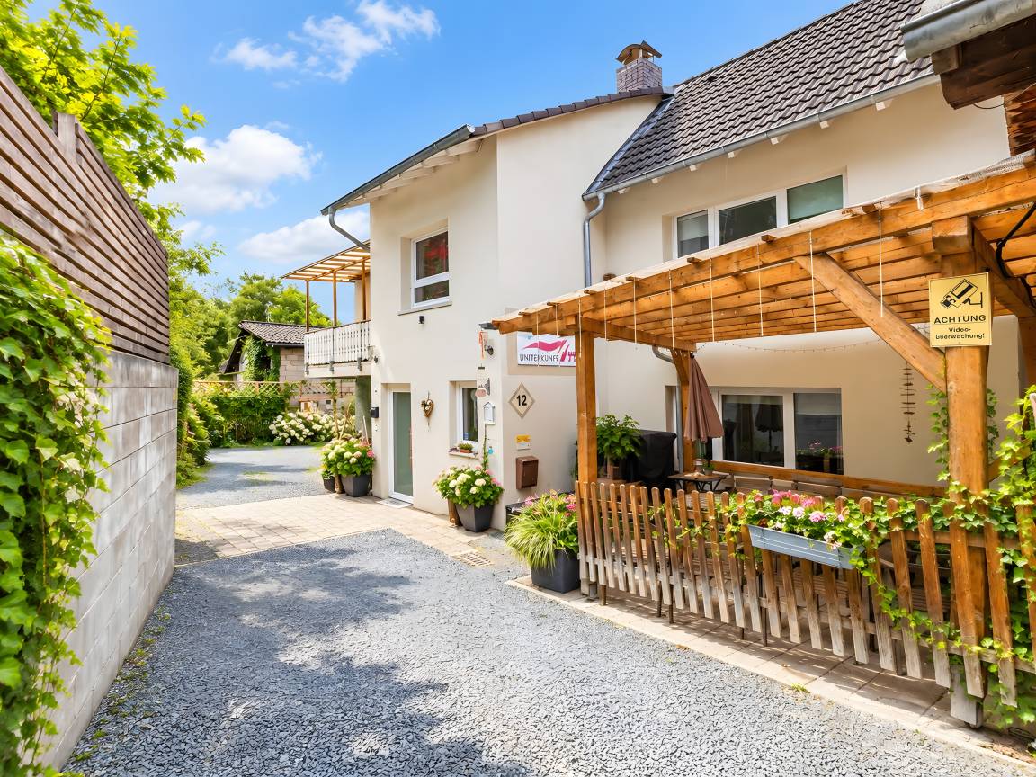 185 M² Ferienhaus ∙ 5 Schlafzimmer ∙ 11 Gäste - Bad Nauheim