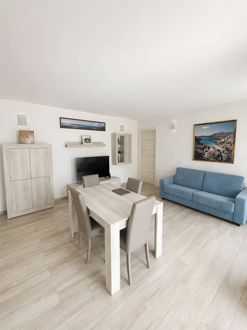 80 M² House ∙ 1 Bedroom ∙ 4 Guests - La Maddalena