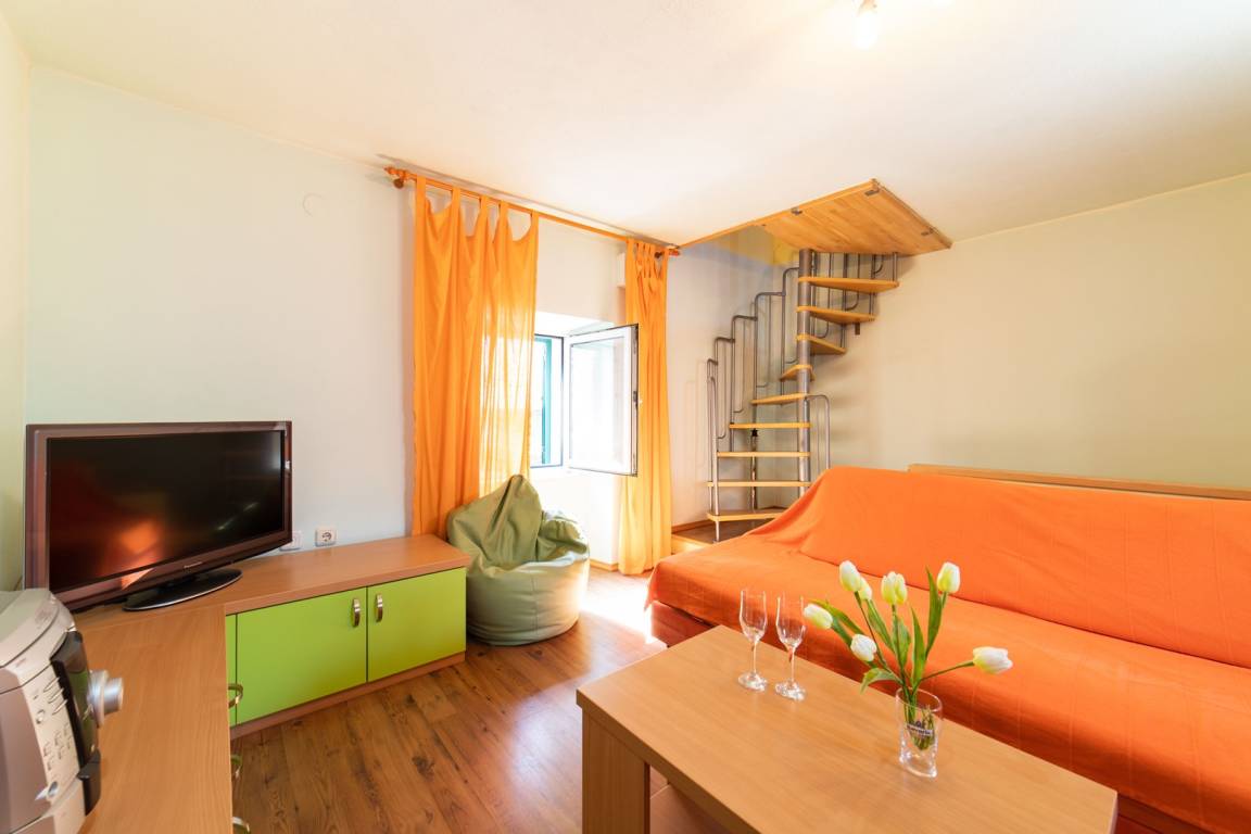 220 M² Villa ∙ 4 Bedrooms ∙ 8 Guests - Split