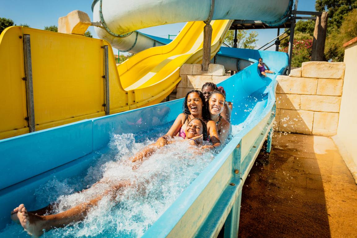 37 M² Camping ∙ 4 Chambres ∙ 10 Personnes - Le Barcarès