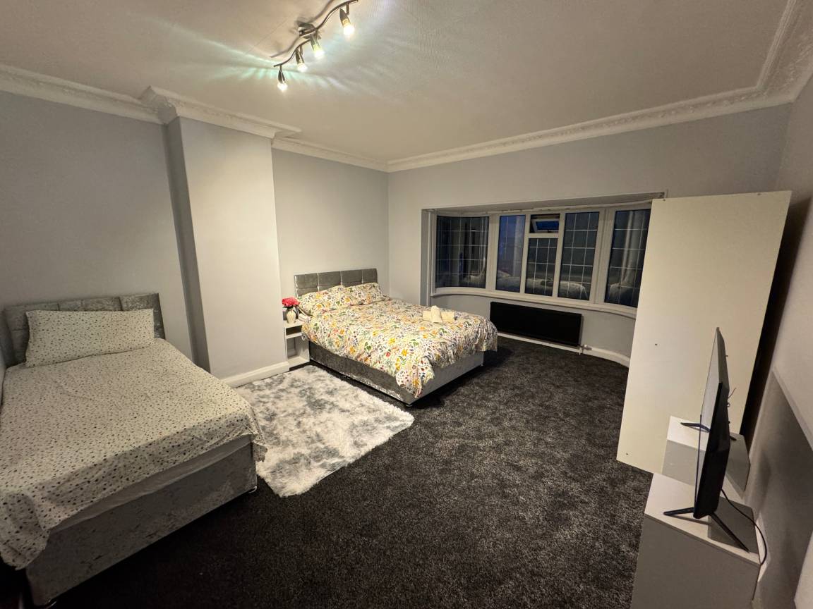 House ∙ 5 Bedrooms ∙ 11 Guests - Buxton