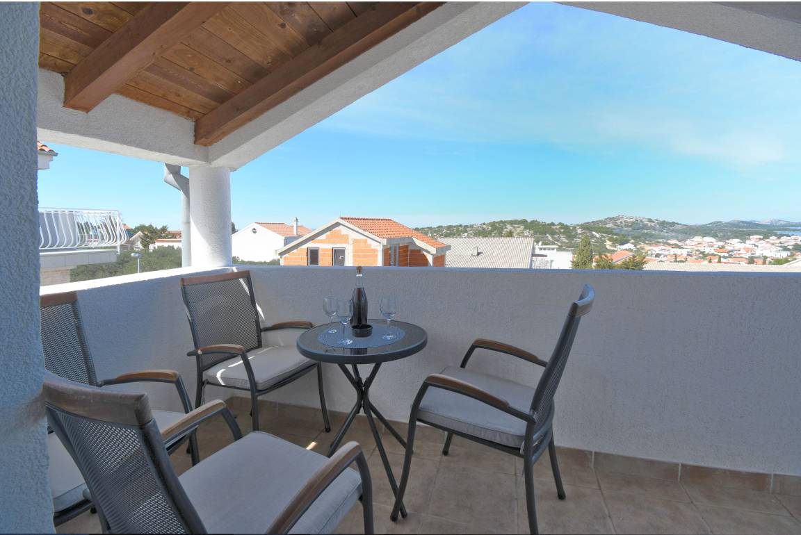 45 M² Apartment ∙ 2 Bedrooms ∙ 4 Guests - Tisno