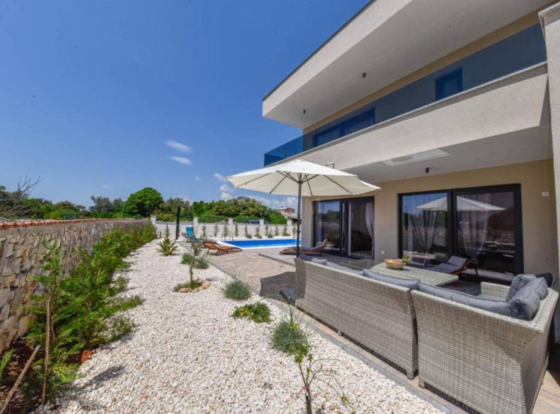 190 M² Villa ∙ 4 Bedrooms ∙ 10 Guests - Skradin