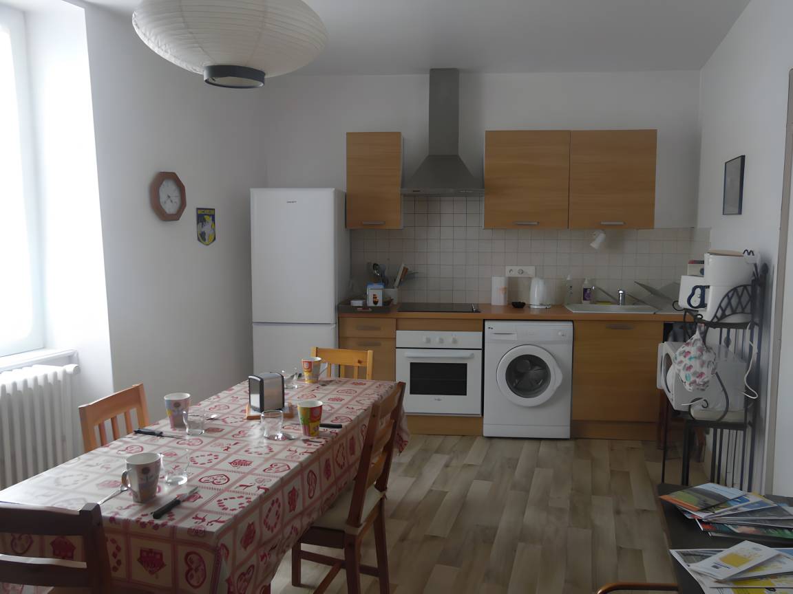 90 M² Casa ∙ 3 Habitaciones ∙ 5 Huéspedes - Issoire