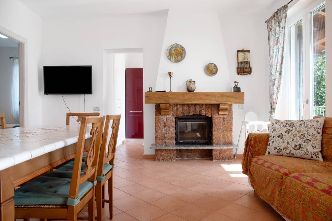 98 M² Apartment ∙ 2 Bedrooms ∙ 7 Guests - Varese