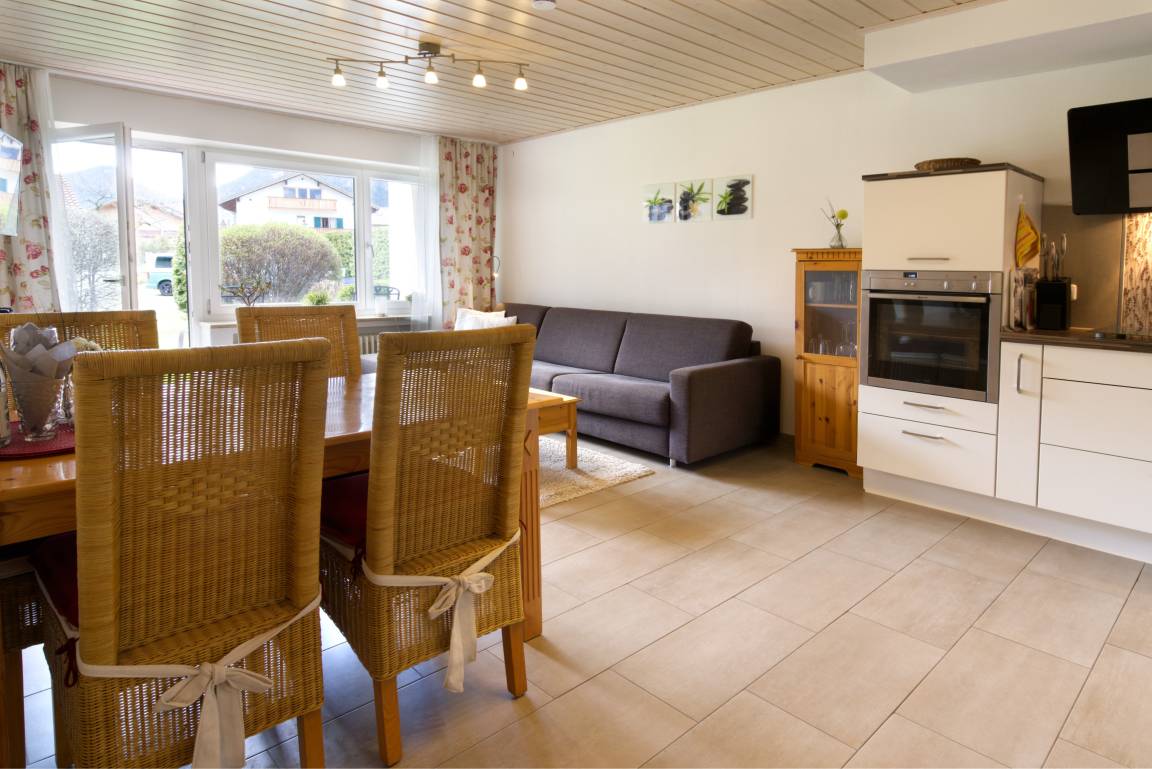 90 M² Apartment ∙ 2 Bedrooms ∙ 3 Guests - Mittenwald