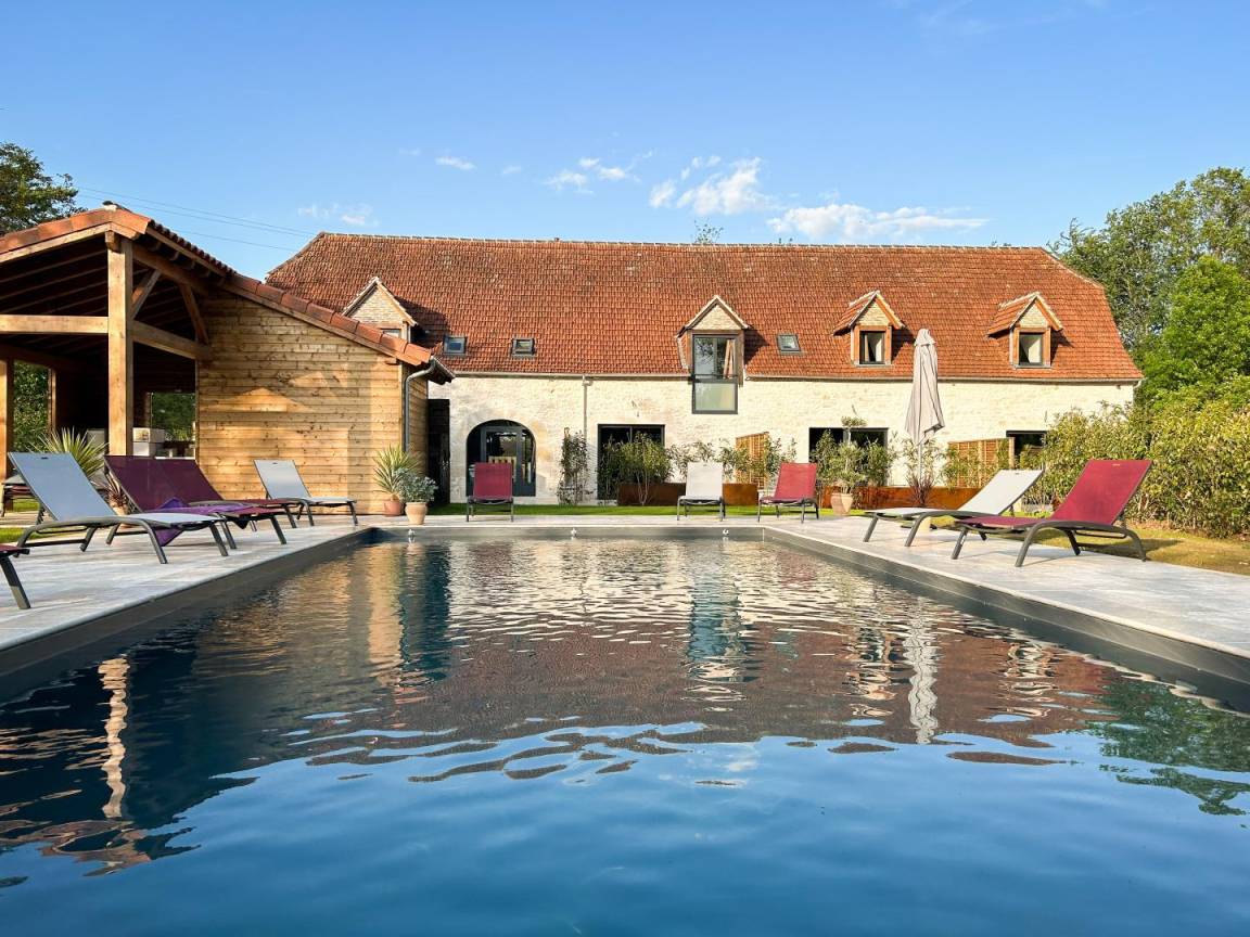 300 M² Gîte ∙ 7 Bedrooms ∙ 14 Guests - Martel