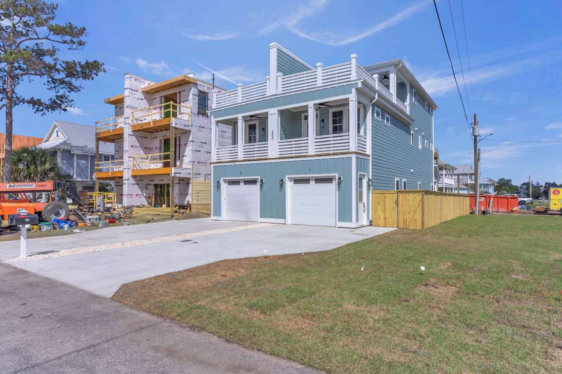 House ∙ 4 Bedrooms ∙ 11 Guests - Carolina Beach, NC