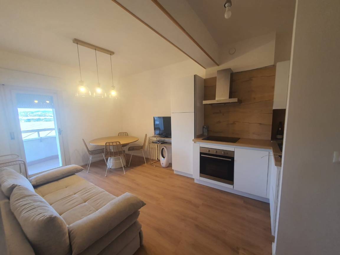 45 M² Apartamento ∙ 1 Habitación ∙ 4 Huéspedes - Ancona