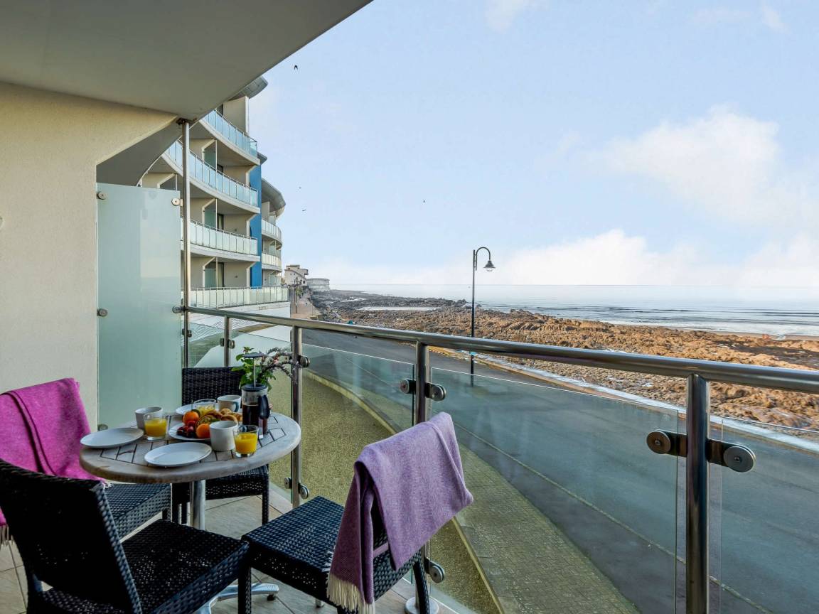 Cottage ∙ 2 Bedrooms ∙ 4 Guests - Westward Ho!