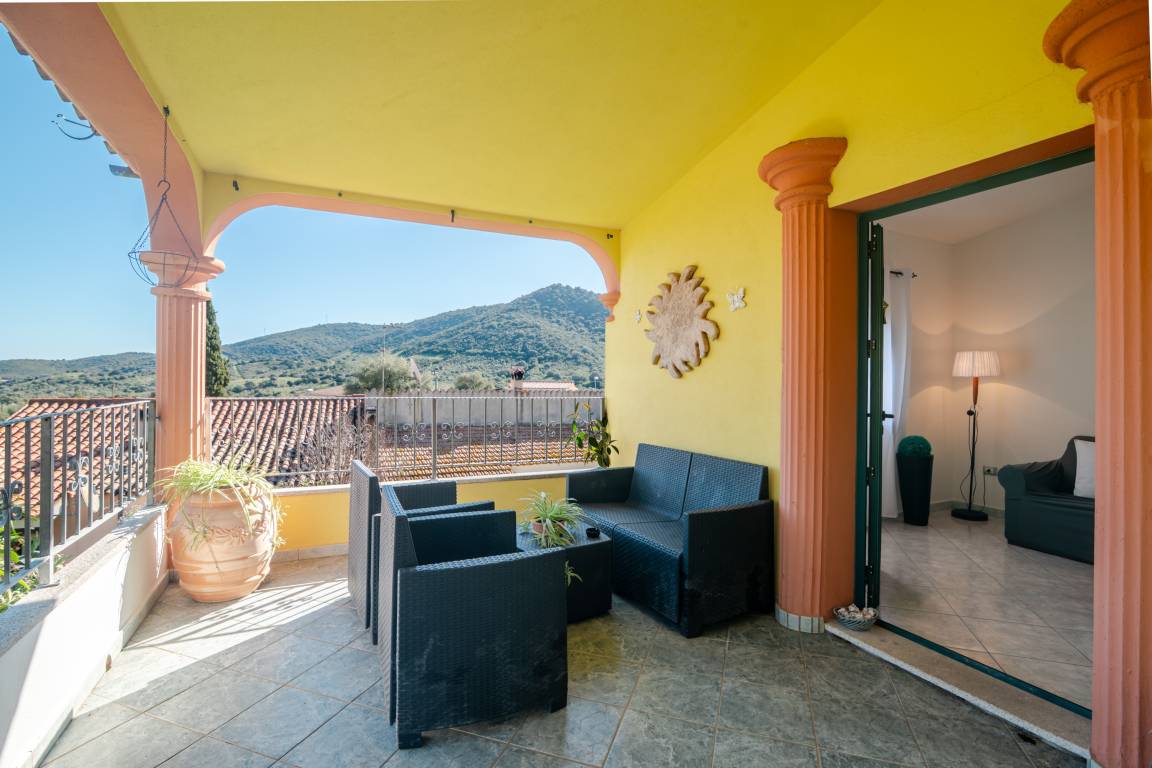 60 M² Huis ∙ 1 Slaapkamer ∙ 2 Gasten - Budoni