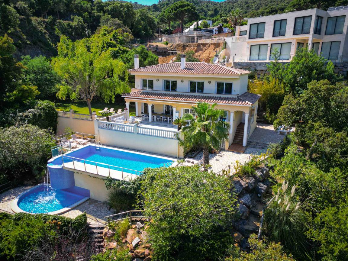 354 M² Villa ∙ 5 Habitaciones ∙ 10 Huéspedes - Tossa de Mar