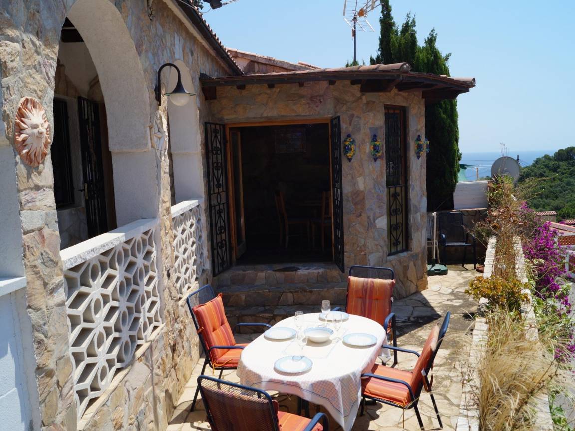 70 M² Villa ∙ 2 Bedrooms ∙ 5 Guests - Tossa de Mar