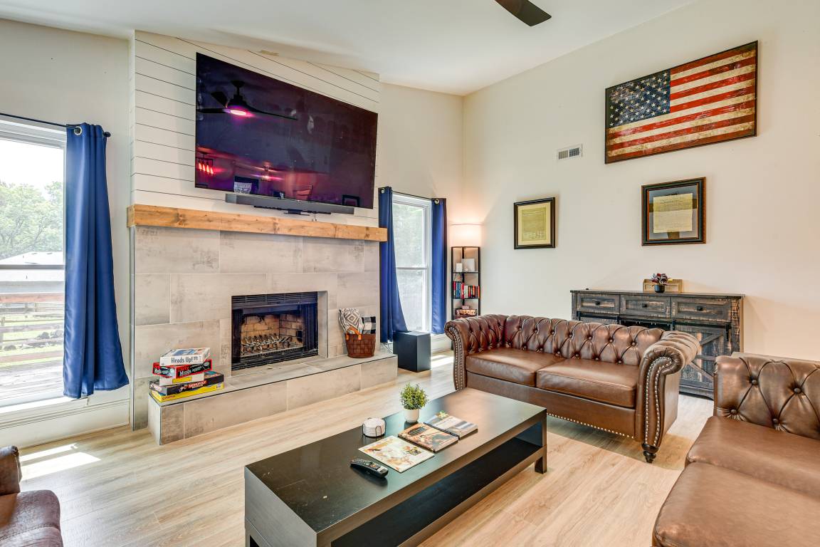 148 M² House ∙ 3 Bedrooms ∙ 6 Guests - Wesley Chapel, NC