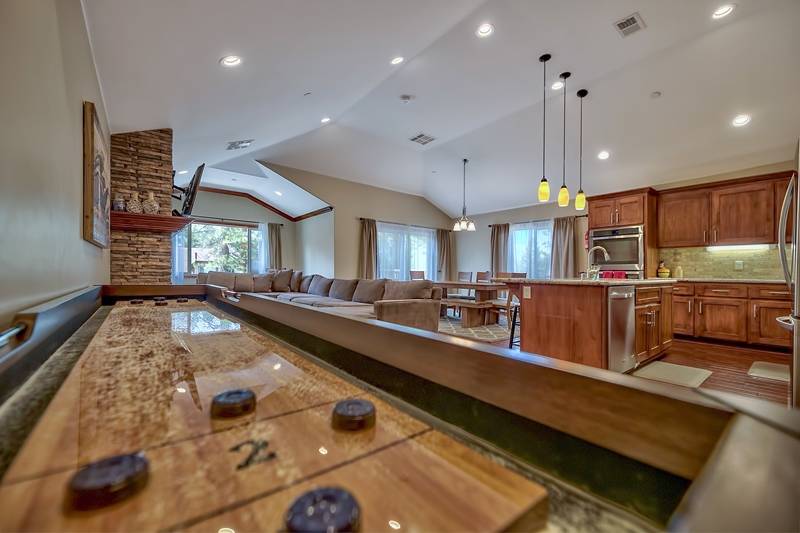 203 M² House ∙ 4 Bedrooms ∙ 8 Guests - Harveys Lake Tahoe