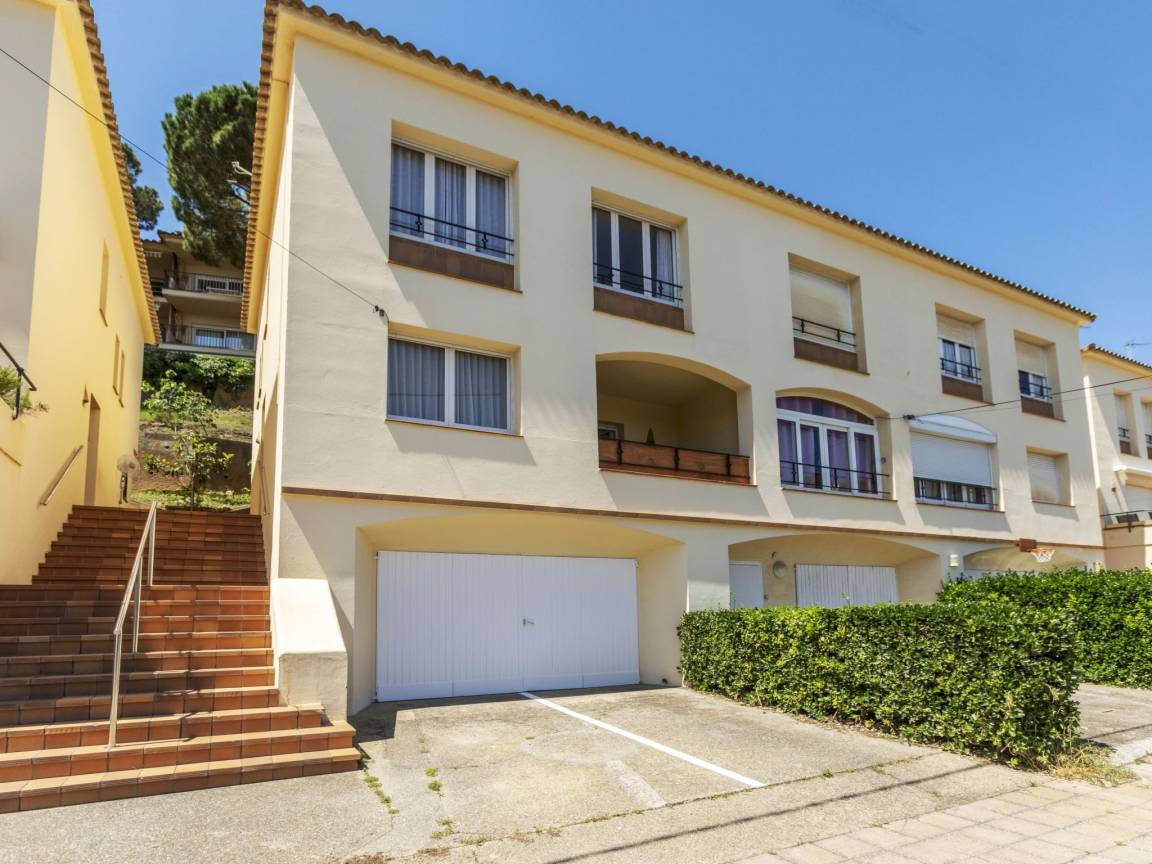 90 M² House ∙ 3 Bedrooms ∙ 7 Guests - Llafranc