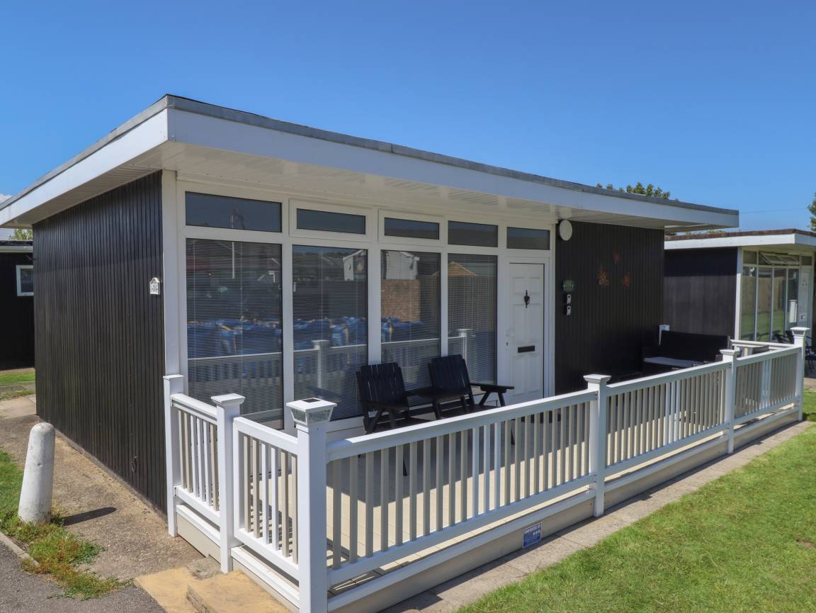 Cottage ∙ 2 Bedrooms ∙ 4 Guests - Anderby Creek