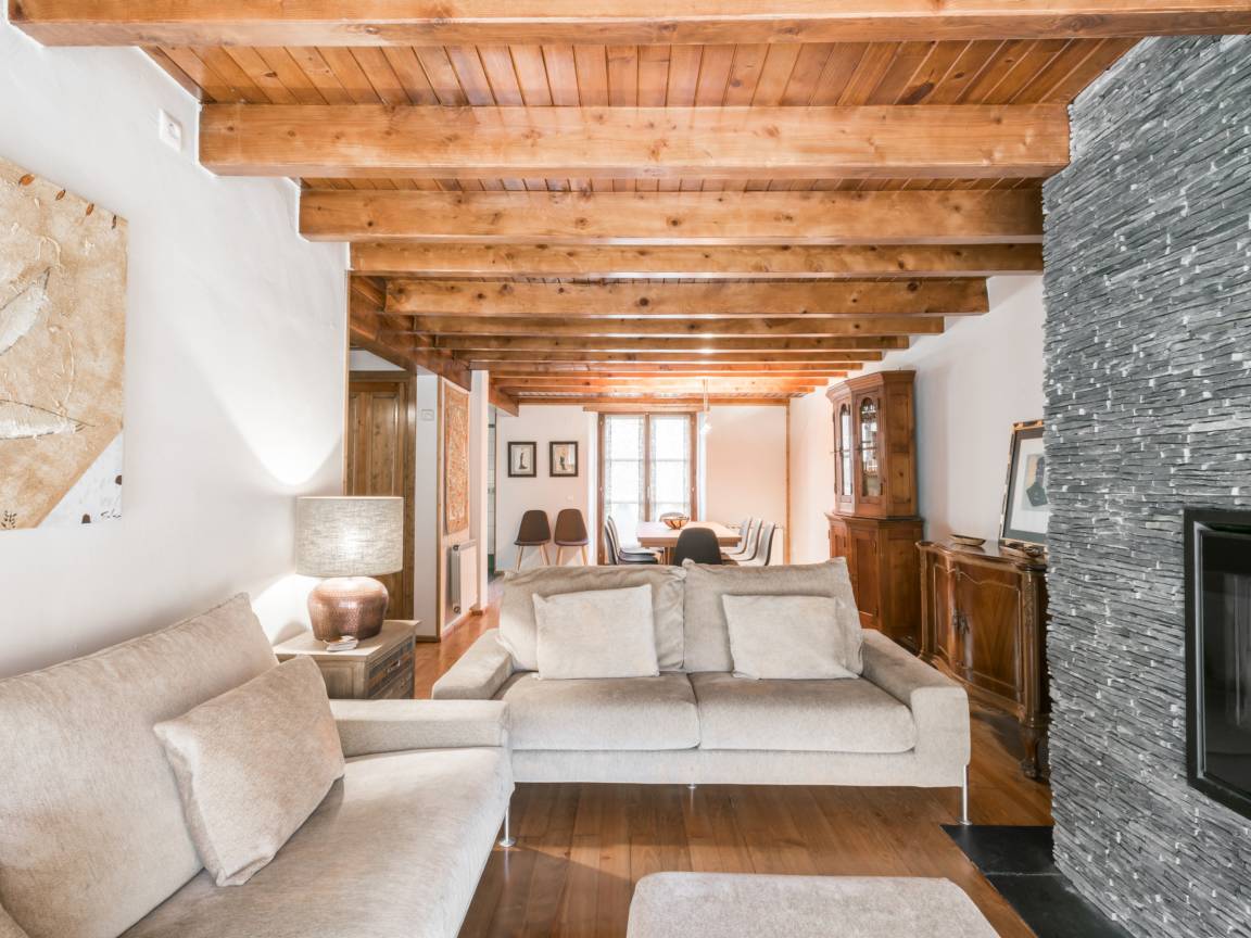 270 M² Huis ∙ 5 Slaapkamers ∙ 15 Gasten - Viella