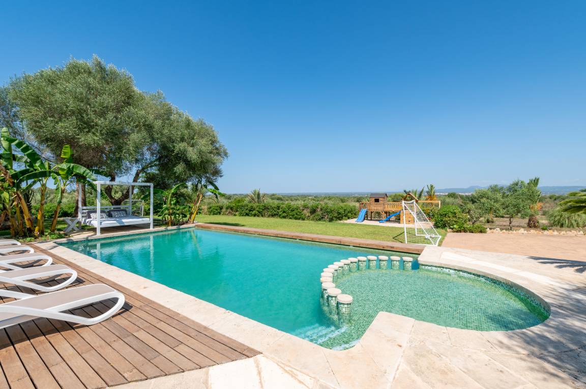 580 M² Fazenda ∙ 6 Quartos ∙ 12 Hóspedes - Campos