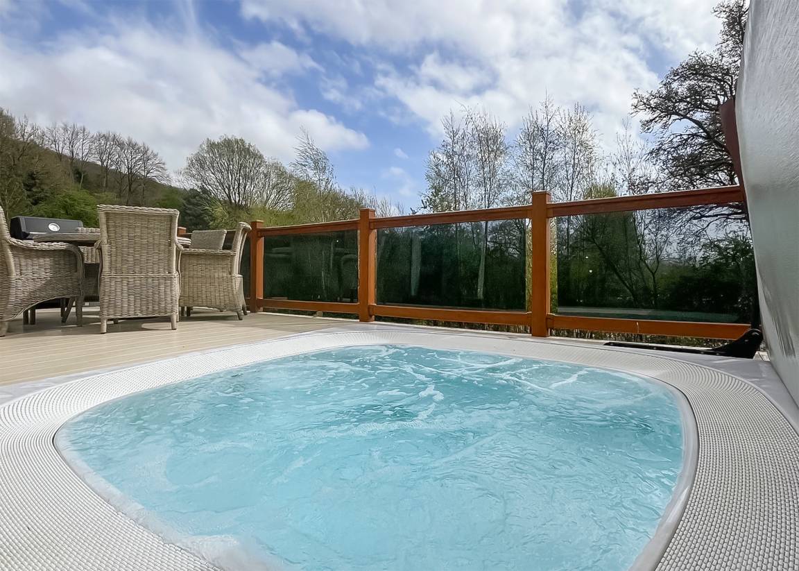 Chalet ∙ 2 Bedrooms ∙ 4 Guests - Cheddar