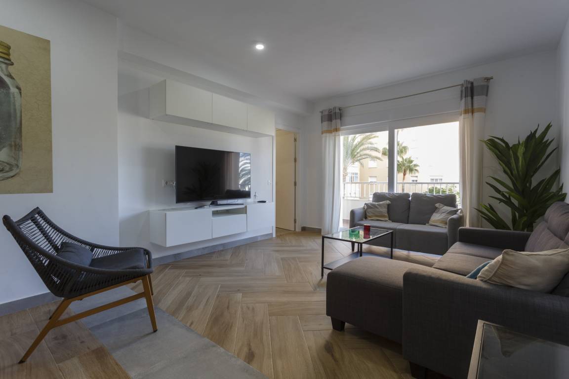 160 M² Apartment ∙ 4 Bedrooms ∙ 7 Guests - Cadix