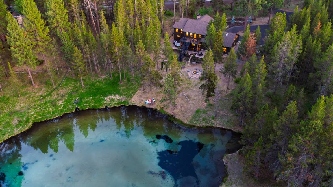 310 M² House ∙ 4 Bedrooms ∙ 13 Guests - Sunriver, OR