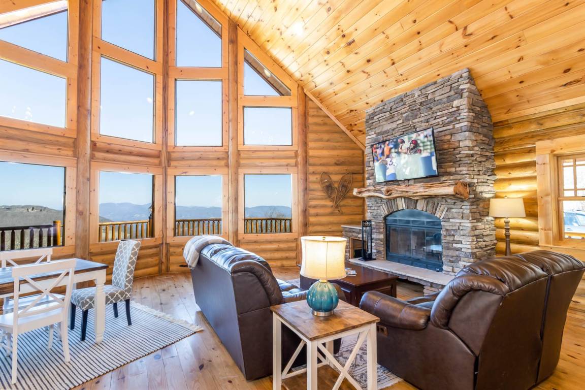 171 M² Cabin ∙ 3 Bedrooms ∙ 10 Guests - Beech Mountain, NC