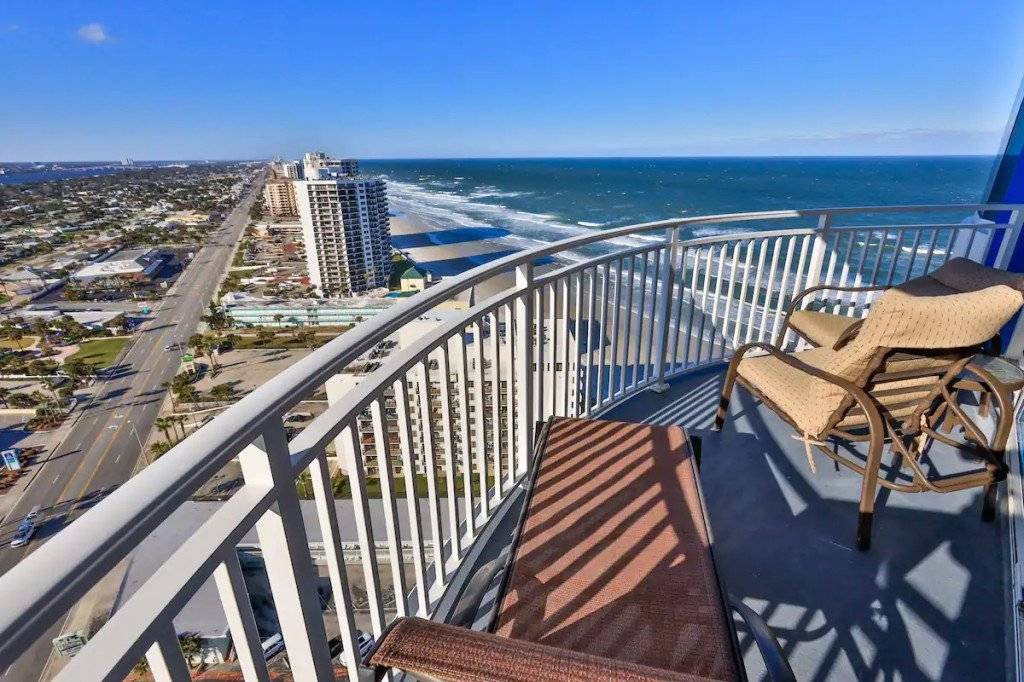 118 M² Condo ∙ 2 Bedrooms ∙ 6 Guests - Daytona Beach Shores, FL