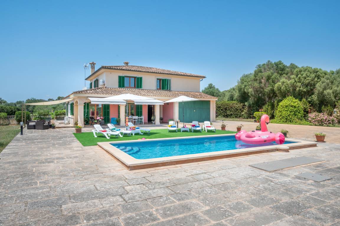 350 M² Villa ∙ 4 Bedrooms ∙ 12 Guests - Palma